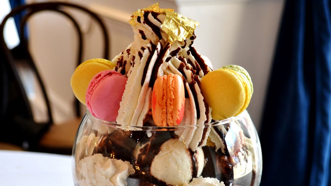 Mauboussin Mega Sundae of Bagatelle Restaurant, NYC for $1000